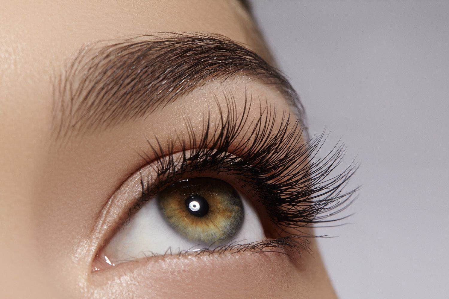 6 Signs of Bad Eyelash Extensions 6 Signs of Bad Eyelash Extensions